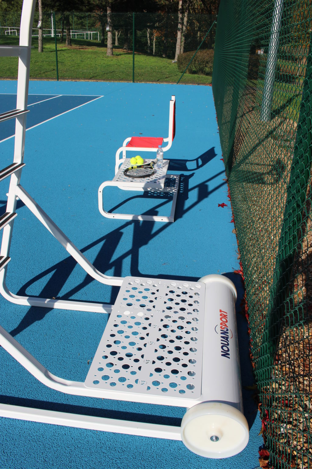 CHAISE D'ARBITRE AVEC REPOSE SAC - ACIER - DESIGN - Nouansport